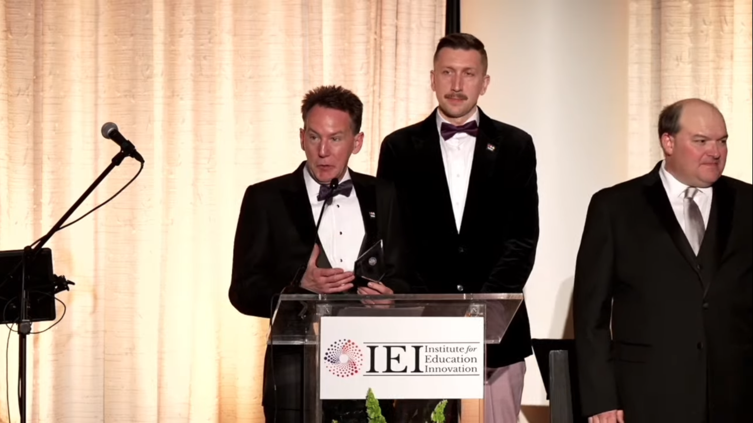 FEV Tutor Wins Best Tutoring Platform at 2023 Supes’ Choice Awards